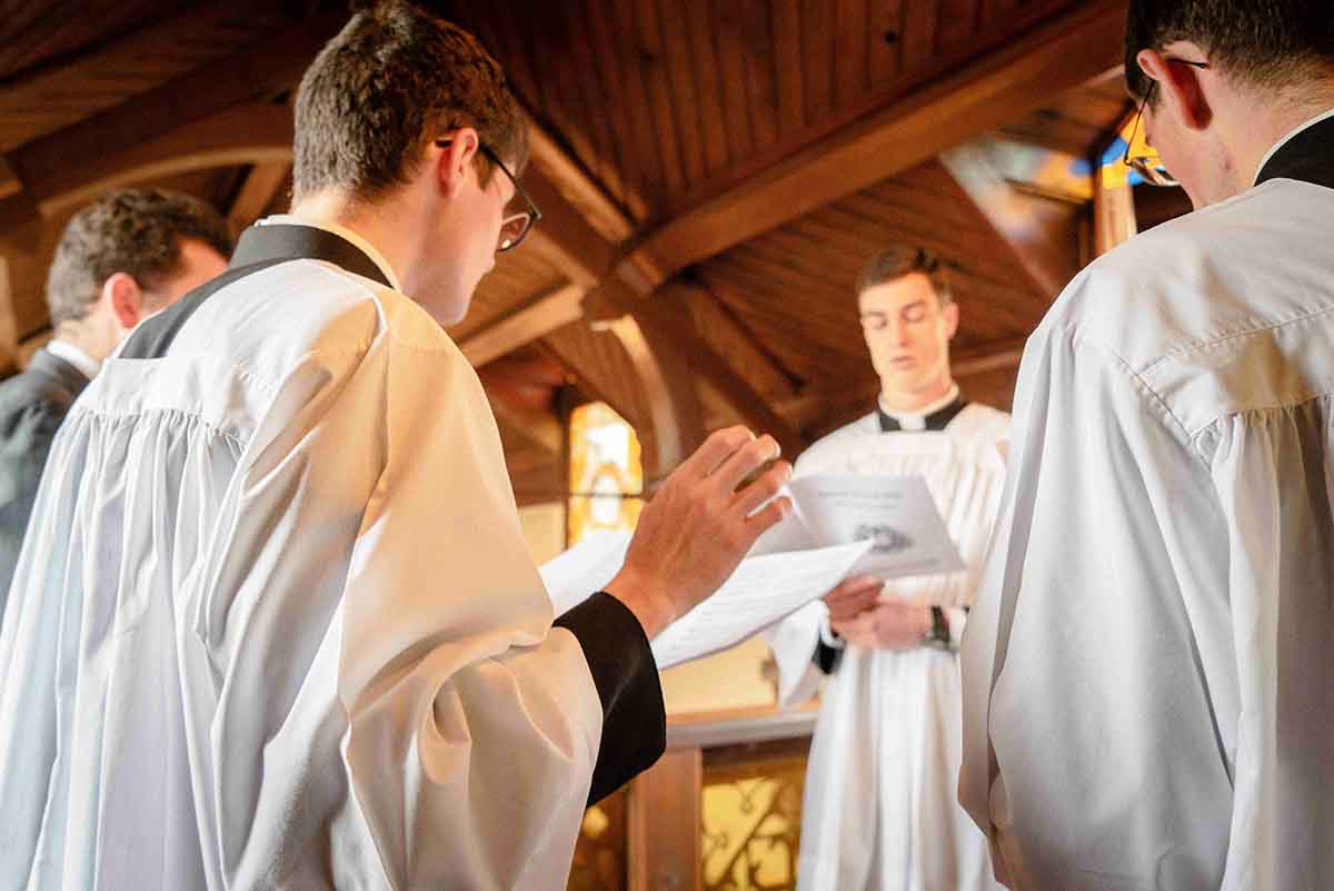 Celibato católico, saiba o que é, significado e para que serve