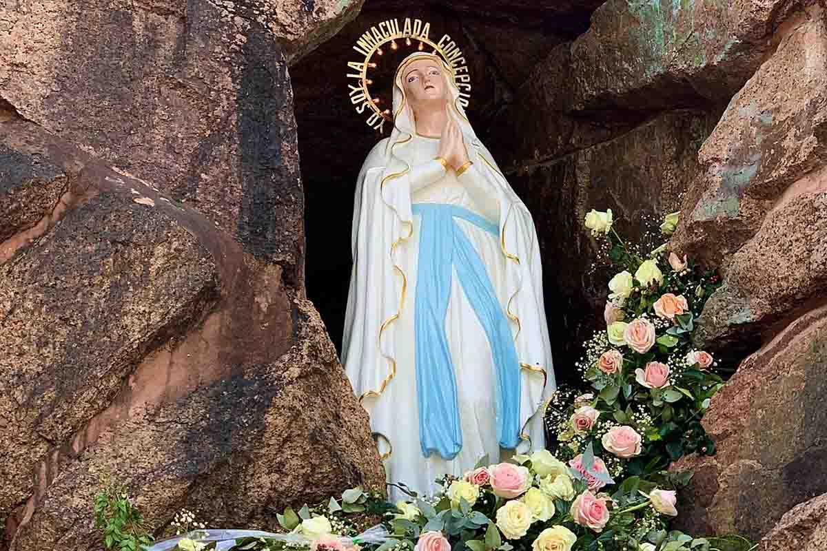 Nossa Senhora de Lourdes, uma história de milagres e mistérios