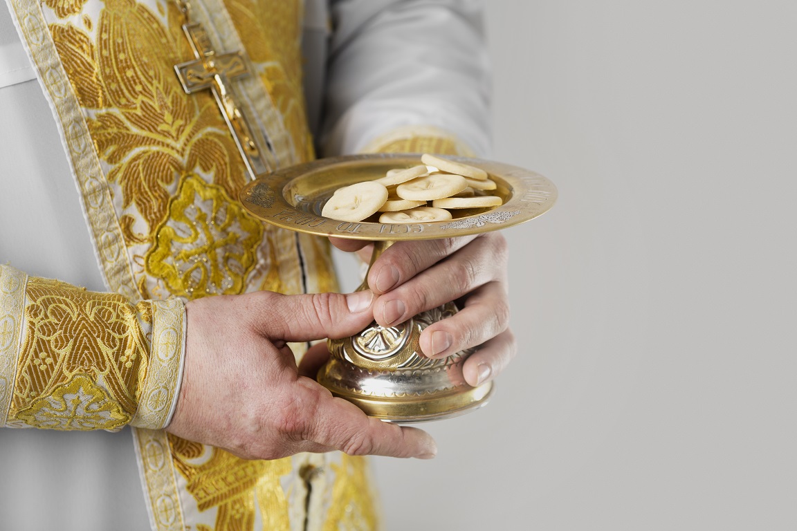 JHS: significado bíblico, católico e litúrgico do Nome de Jesus